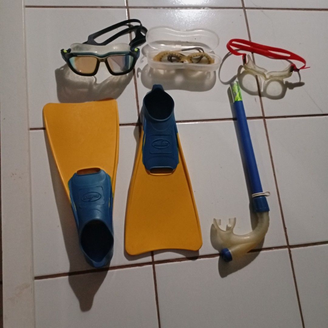 Sepatu katak pantaz kaca mata dll original, Olah Raga, Perlengkapan ...