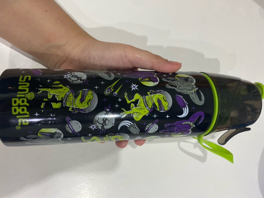 Smiggle water bottle, Kitchen & Appliances di Carousell