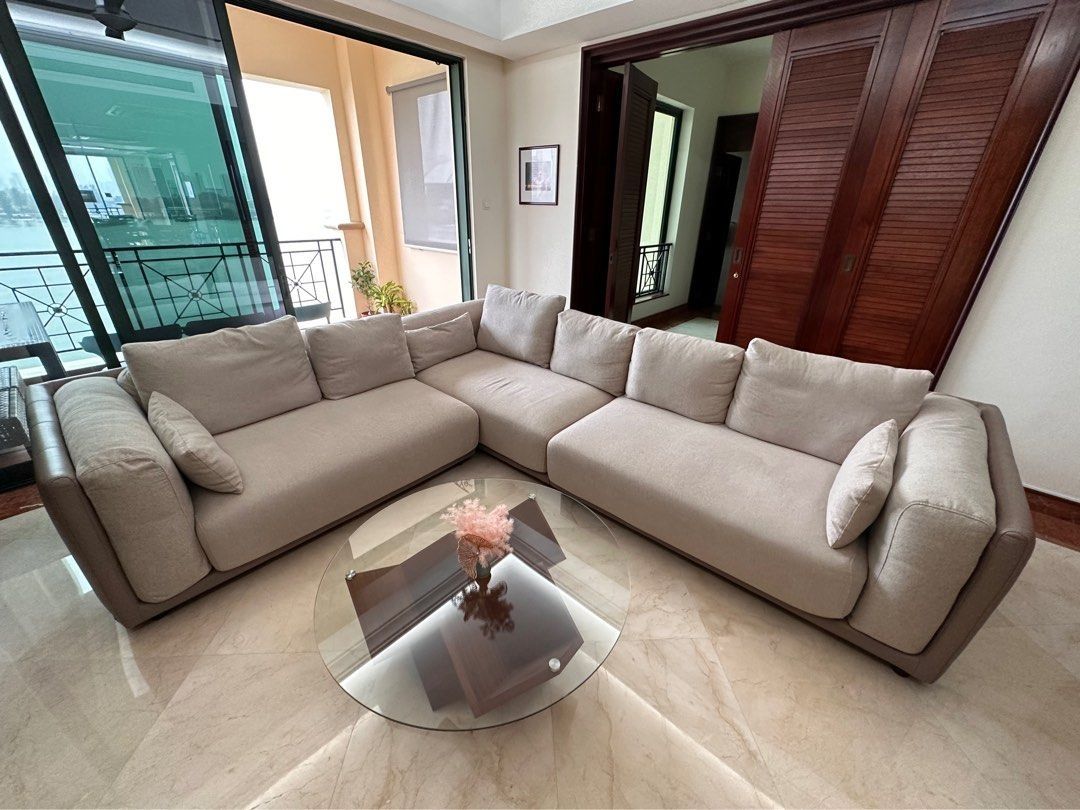 Sofa cellini big family living room, Perabotan Rumah di Carousell