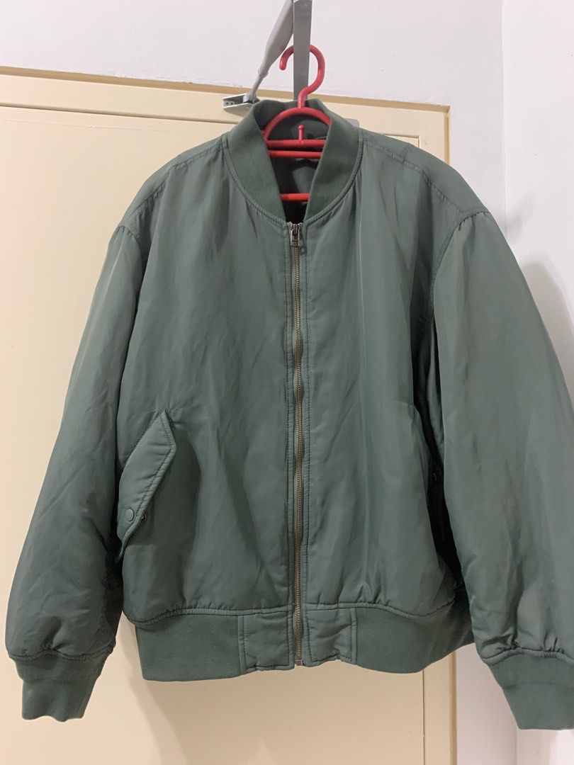 Uniqlo bomba jacket, Men's Fashion, Coats, Jackets and Outerwear on ...