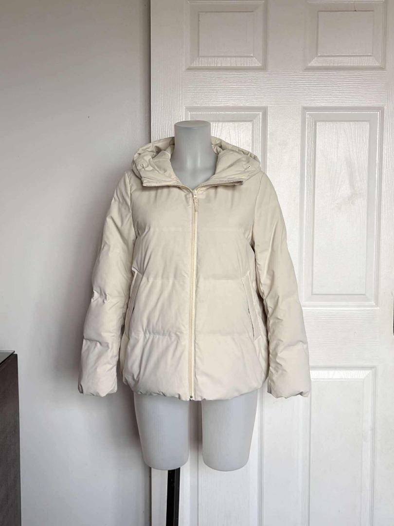 Uniqlo Seamless Down Jacket, Women's Fashion, Coats, Jackets and ...