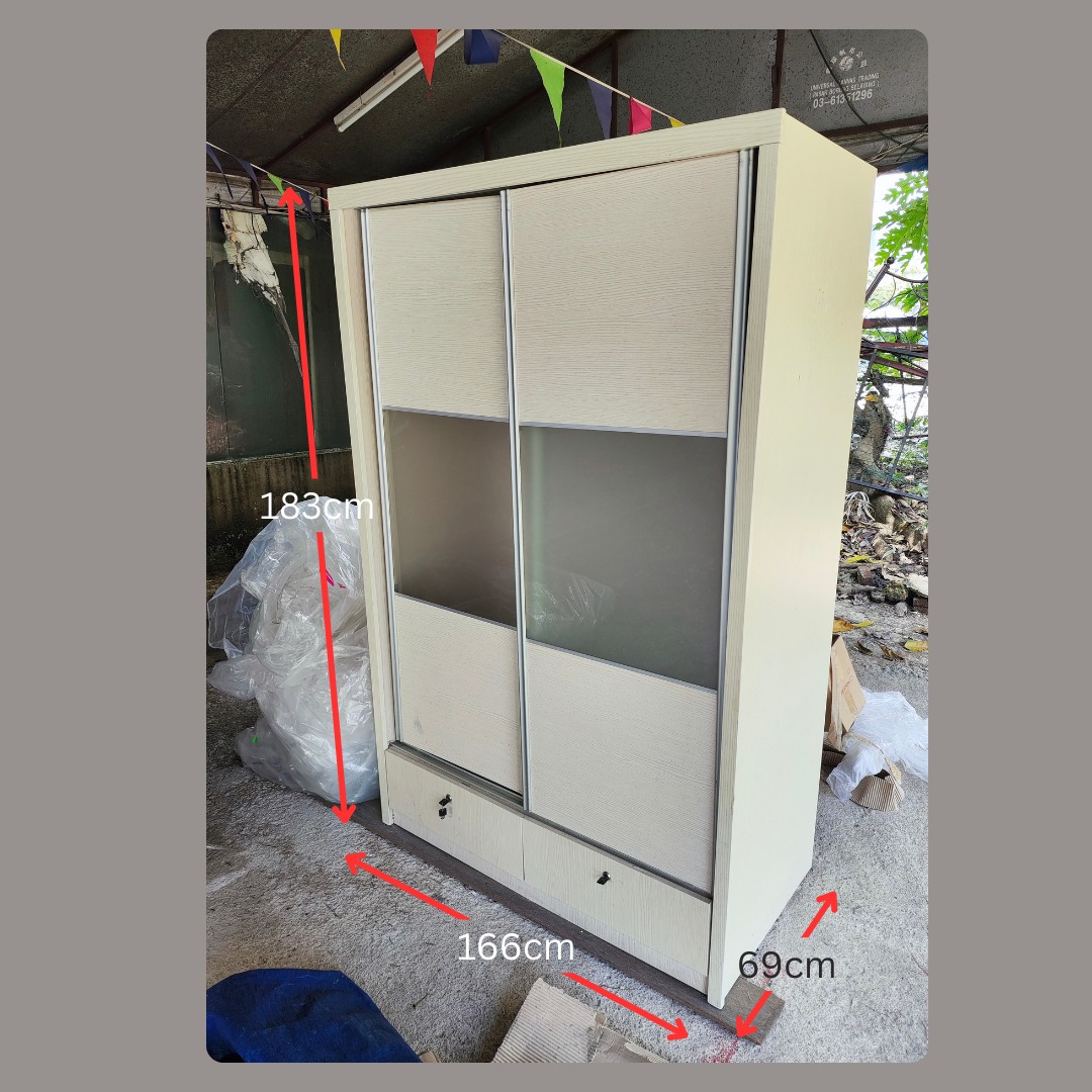 Almari Sliding Putih/ Pintu Gelas/ 5kaki, Furniture & Home Living ...