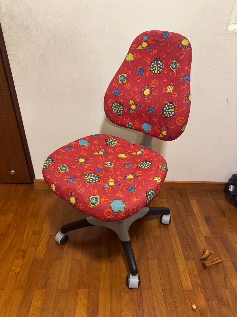Comf-Pro kids’ ergonomic chair, Babies & Kids, Baby Nursery & Kids ...
