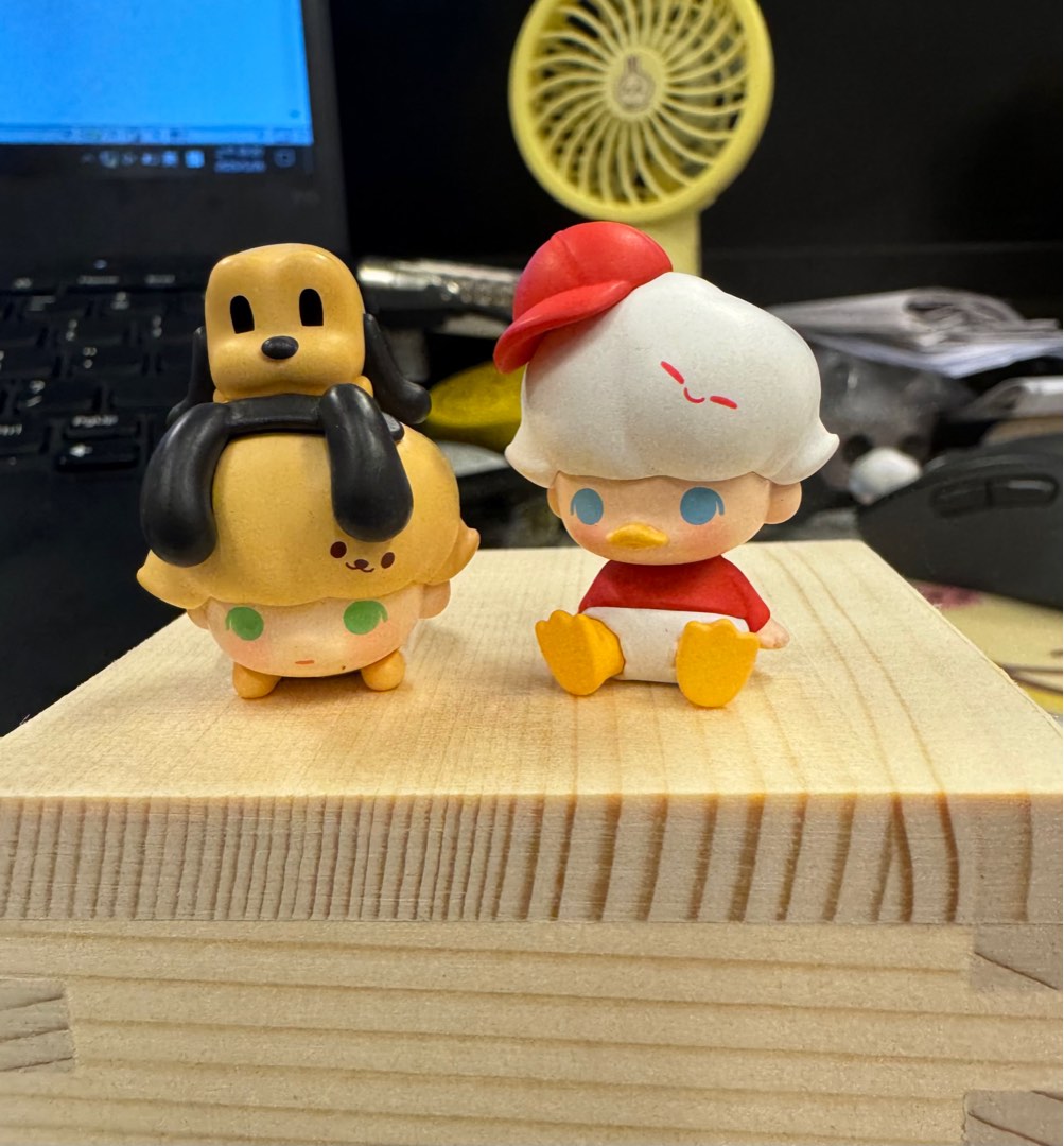 Dimoo world x Disney 萌粒 （ Pluto 趴趴布魯托 / Huey Duck 坐坐輝兒 ）, 興趣及遊戲, 玩具 ...