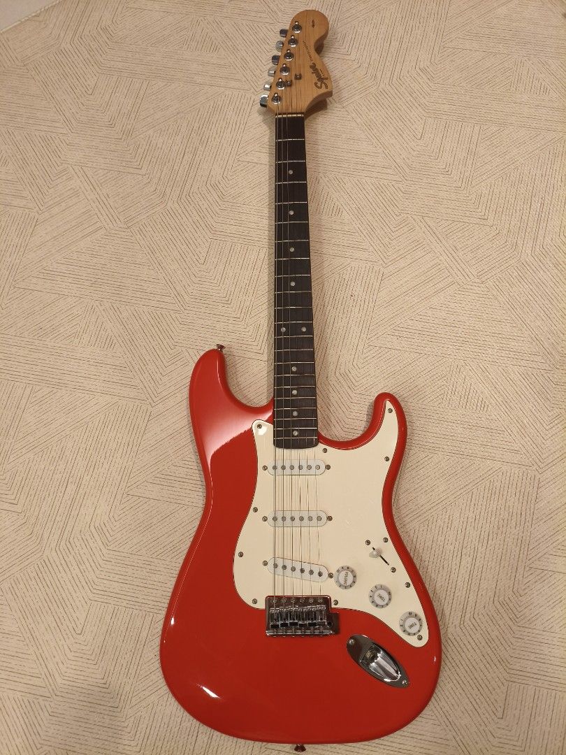 Fender Squier Affinity SSS Stratocaster Electric Guitar. Full Size ...