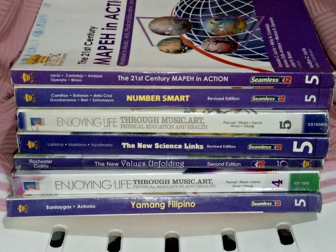 GRADE 5 BOOKS, Hobbies & Toys, Books & Magazines, Textbooks on Carousell