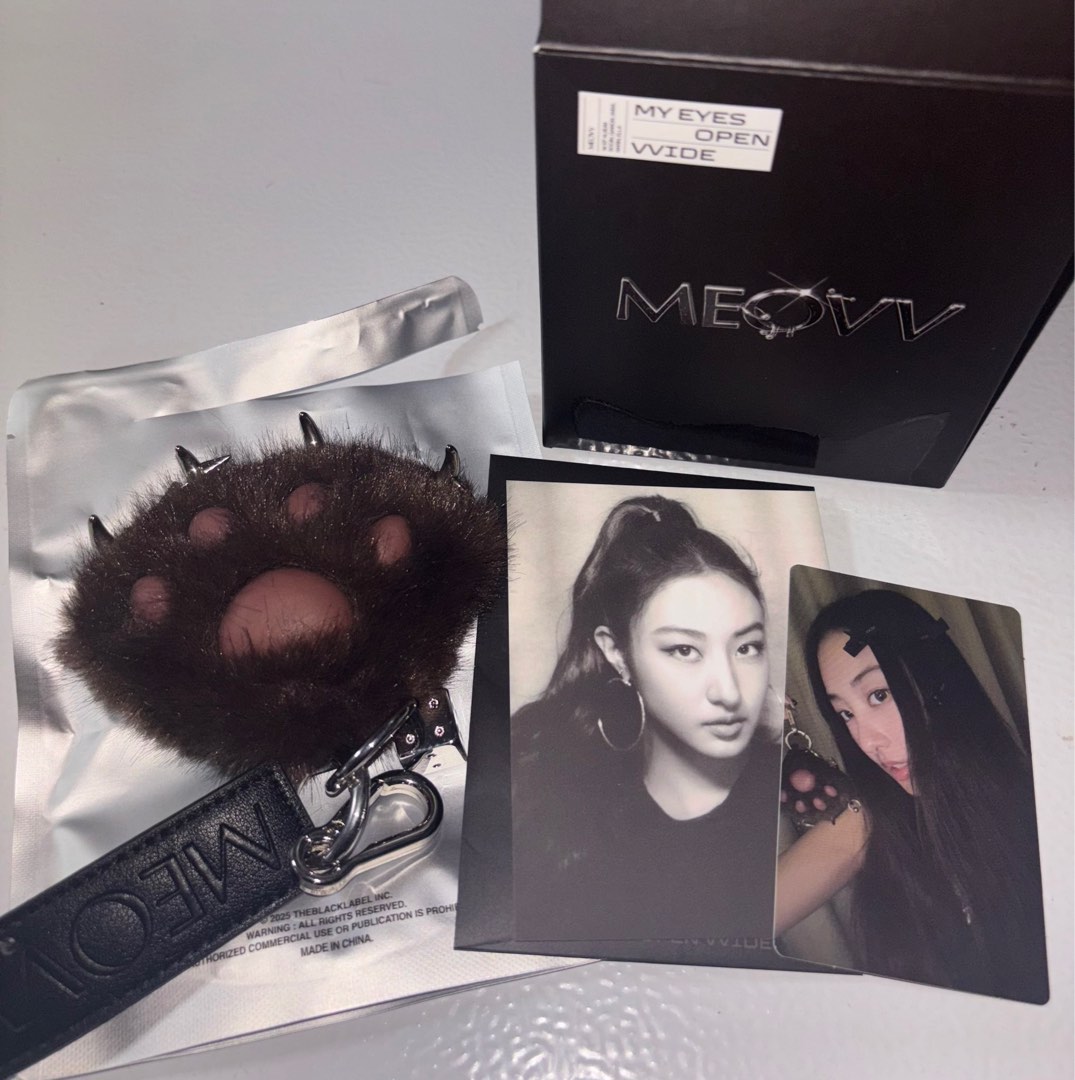 MEOVV Jelly Paw Version Gawon Set, Hobbies & Toys, Memorabilia ...