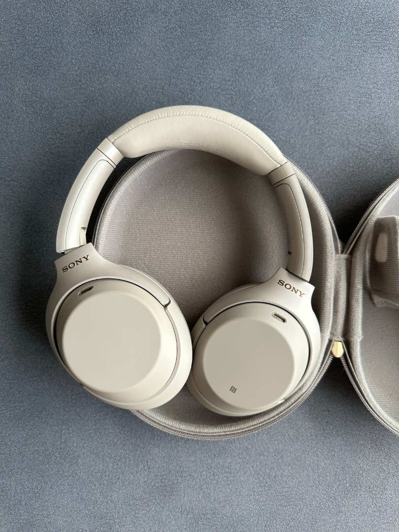 Sony WH-1000 XM3 with case, Audio, Headphones & Headsets on Carousell