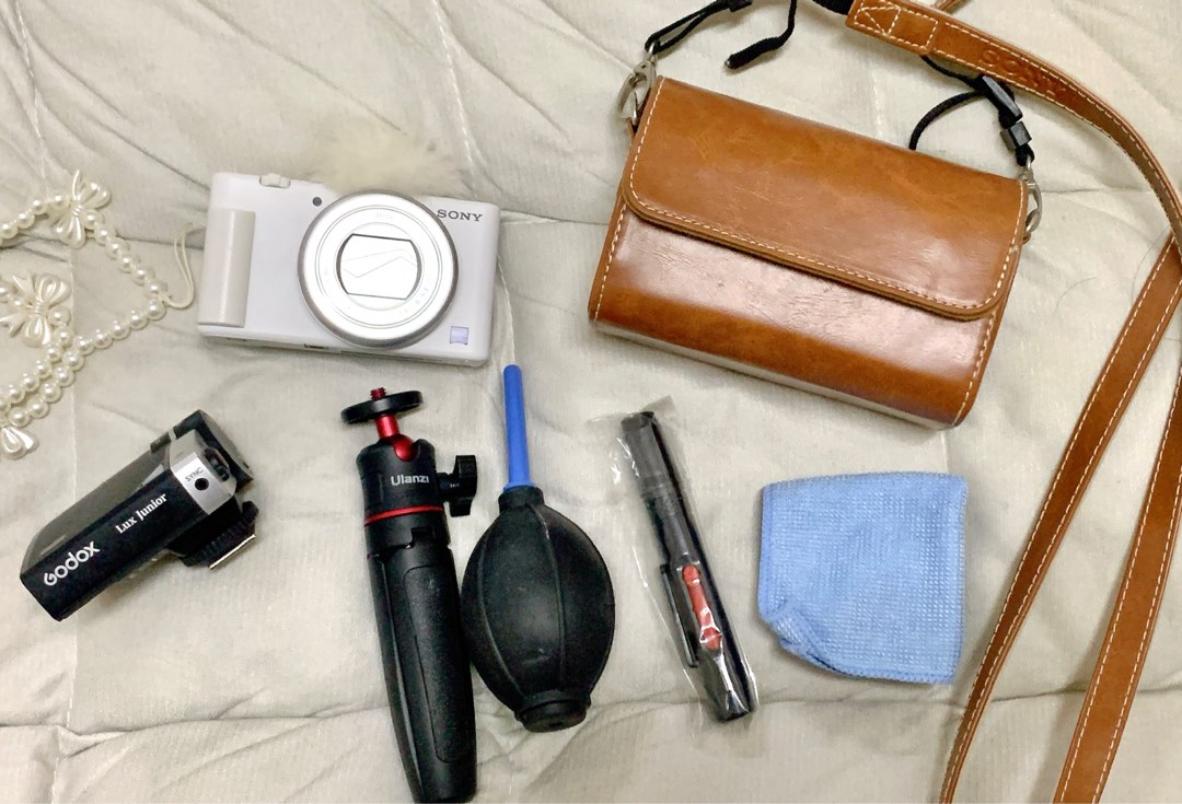 SONY ZV 1 Digital Camera, Photography, Cameras on Carousell