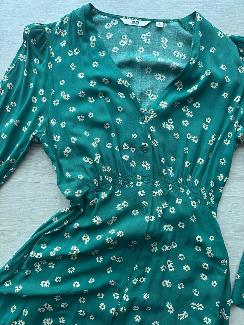 Uniqlo green flower dress, Women's Fashion, Dresses & Sets, Dresses on ...
