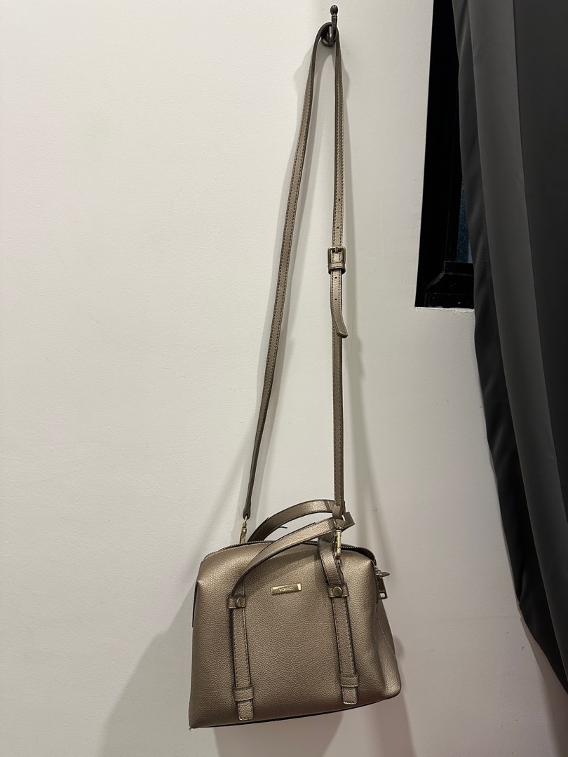 Vincci sling bag, Women's Fashion, Bags & Wallets, Cross-body Bags on ...