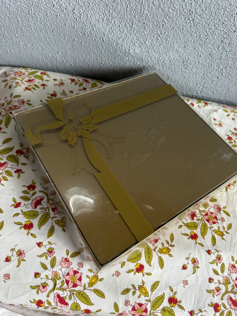 Vintage Golden Placement set of 6, Furniture & Home Living, Kitchenware ...