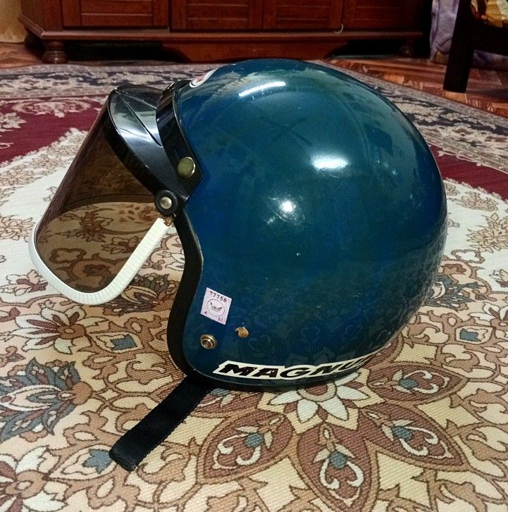 Vintage helmet magnum fiber, Motorbikes on Carousell