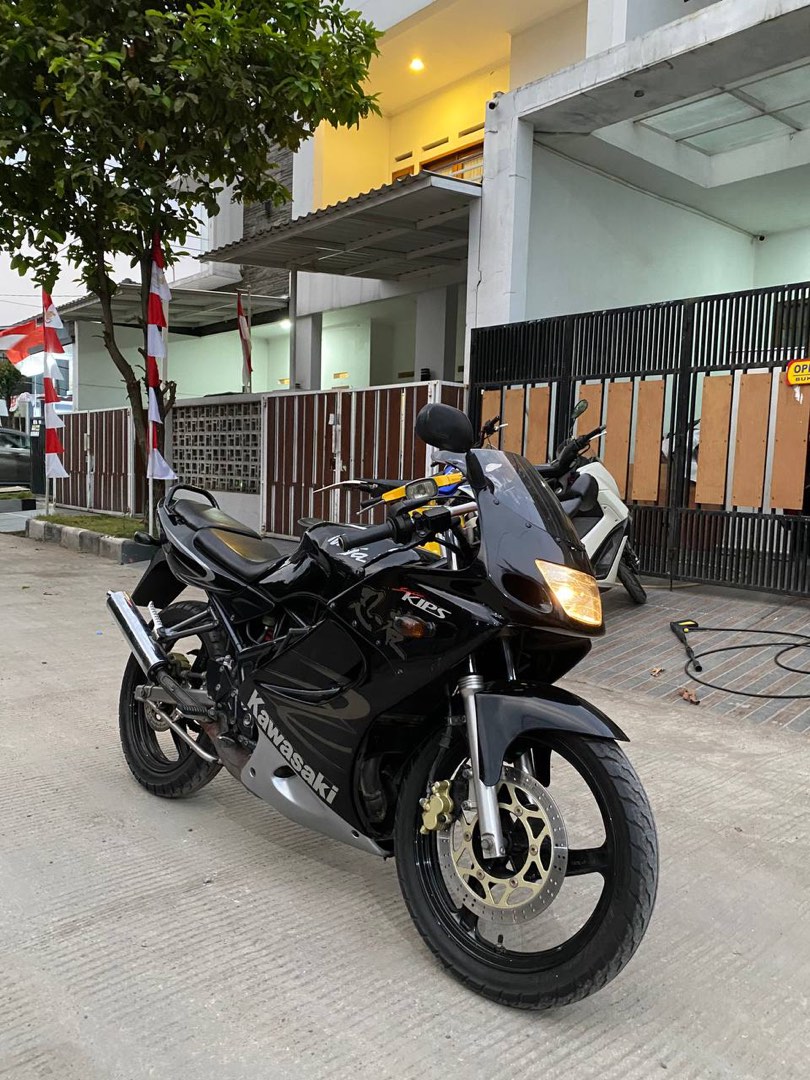 2011 Kawasaki Ninja 150KRR CKD Original paint & parts, Motor di Carousell