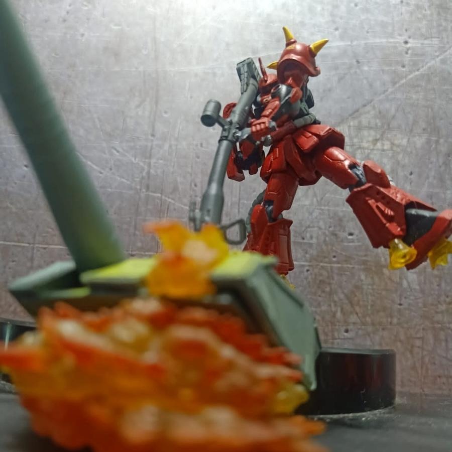 Figure Diorama Gundam Red Zaku, Toys & Collectibles, Mainan di Carousell