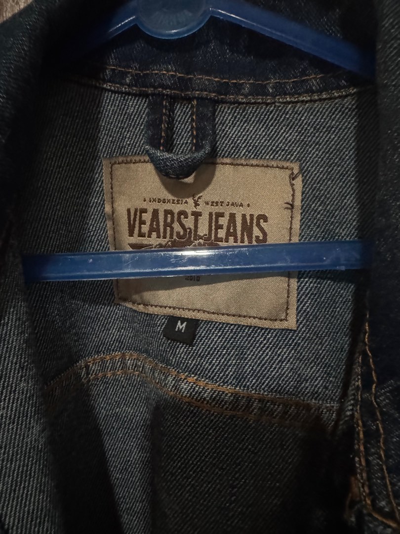Jaket Vearst Jeans, Fesyen Pria, Pakaian , Bawahan di Carousell