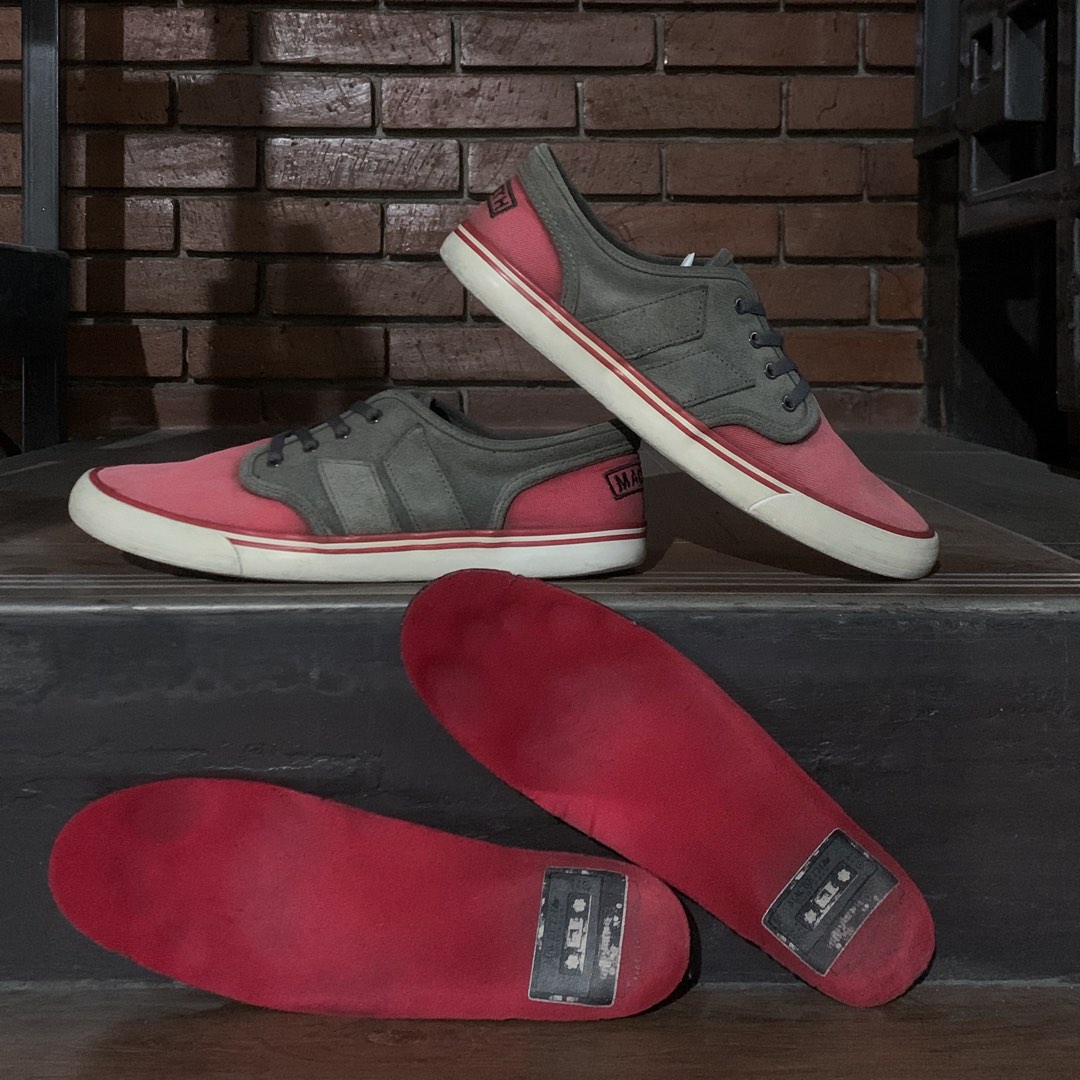 MACBETH LANGLEY DARK GREY/MUTED RED, Fesyen Pria, Sepatu , Sneakers di Carousell