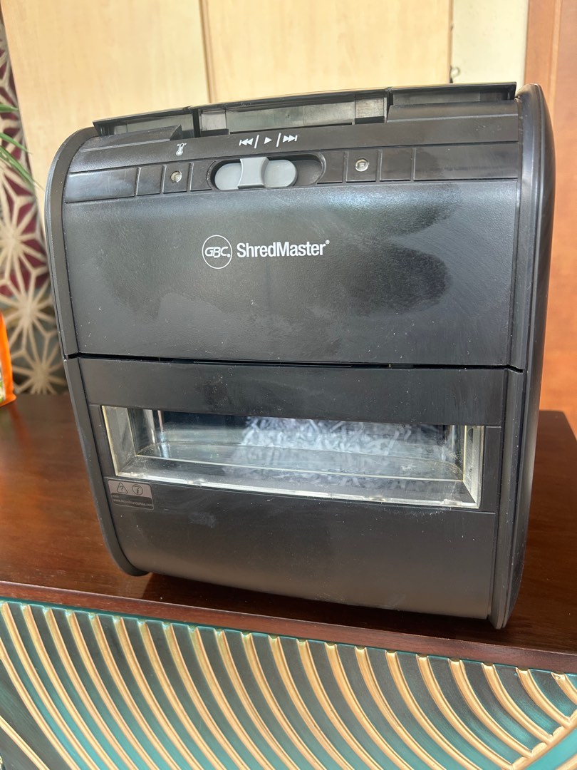Excellent lightly used condition- GBC Shredmaster 60X Paper Shredder ...