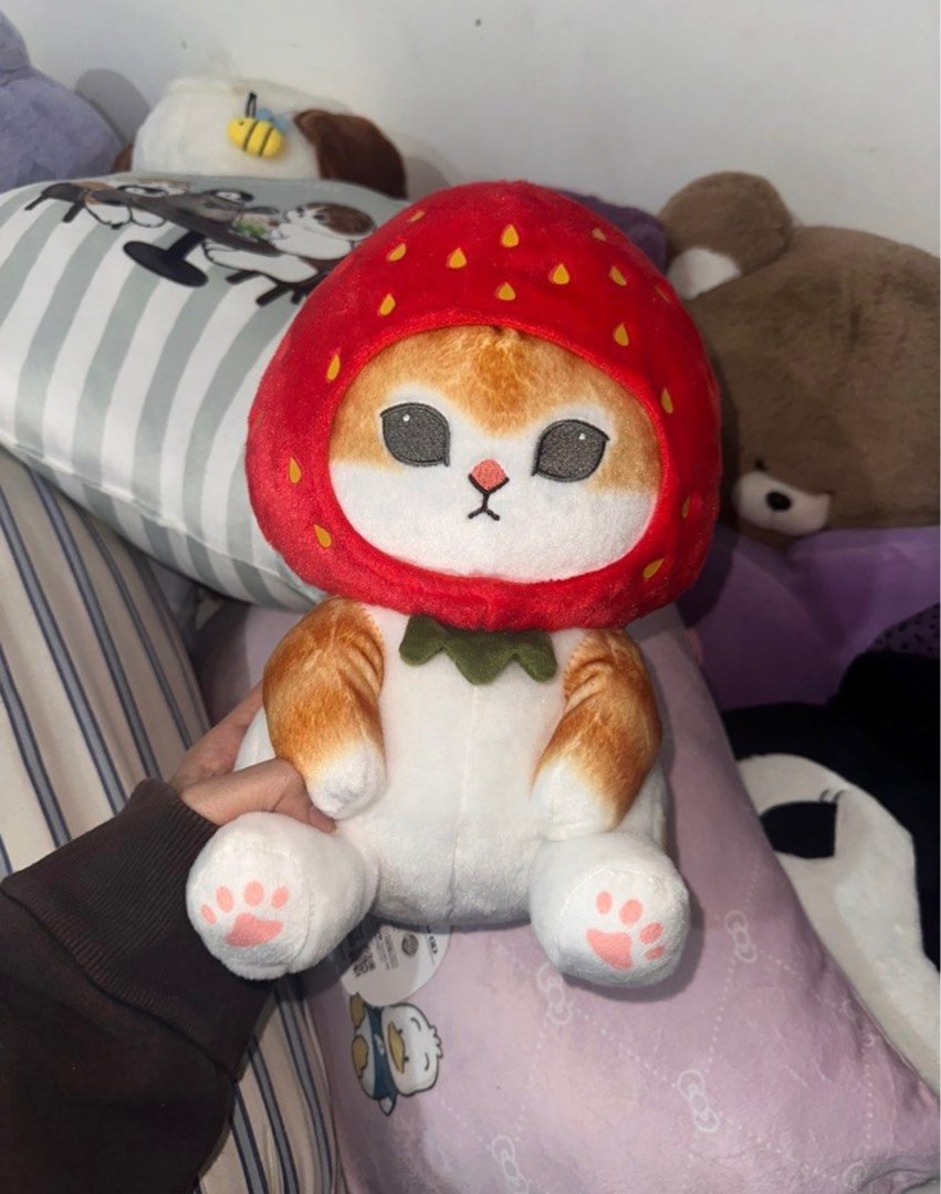 Strawberry Mofusand Plush, Hobbies & Toys, Collectibles & Memorabilia, Fan Merchandise on Carousell