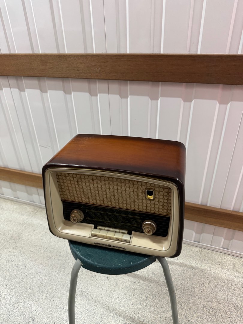 Vintage tube radio for display only, Hobbies & Toys, Memorabilia ...