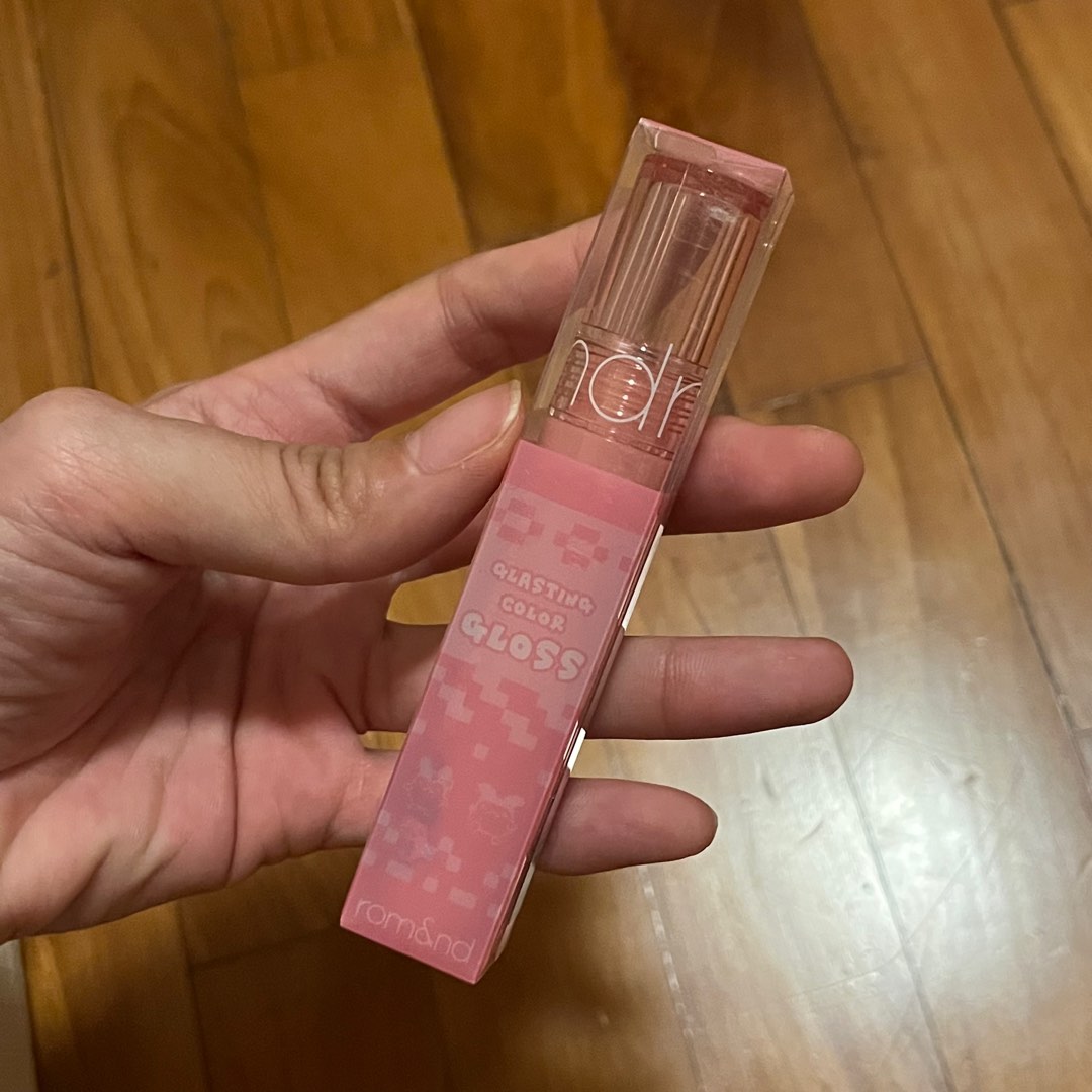 [WTS] TAMAGOTCHI X ROMAND PEONY BALLET GLASTING LIP TINT, Beauty ...