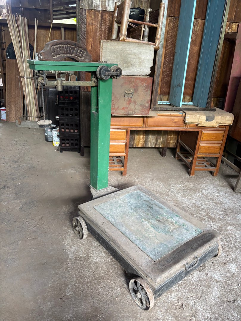 Antique large wooden platform Fairbanks weight scale ( about 33x25x49.5 ...