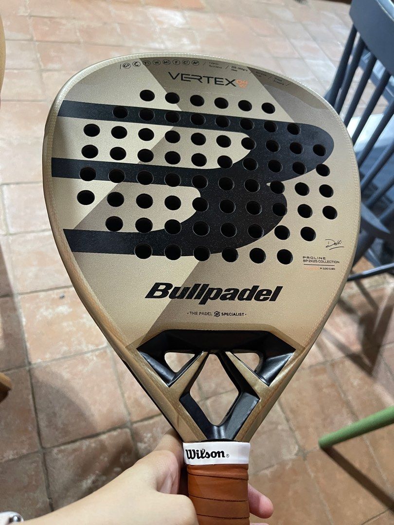 Bullpadel vertex 04 women 2025 raket padel, Olah Raga, Perlengkapan ...