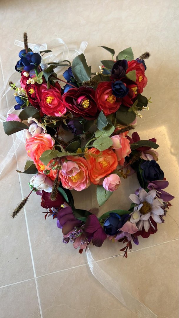 Flower crowns, Hobbies & Toys, Stationery & Craft, Flowers & Bouquets ...
