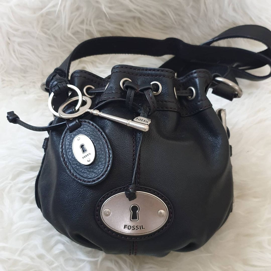 fossil maddox mini berbagai warna ready, Barang Mewah, Tas & Dompet di ...