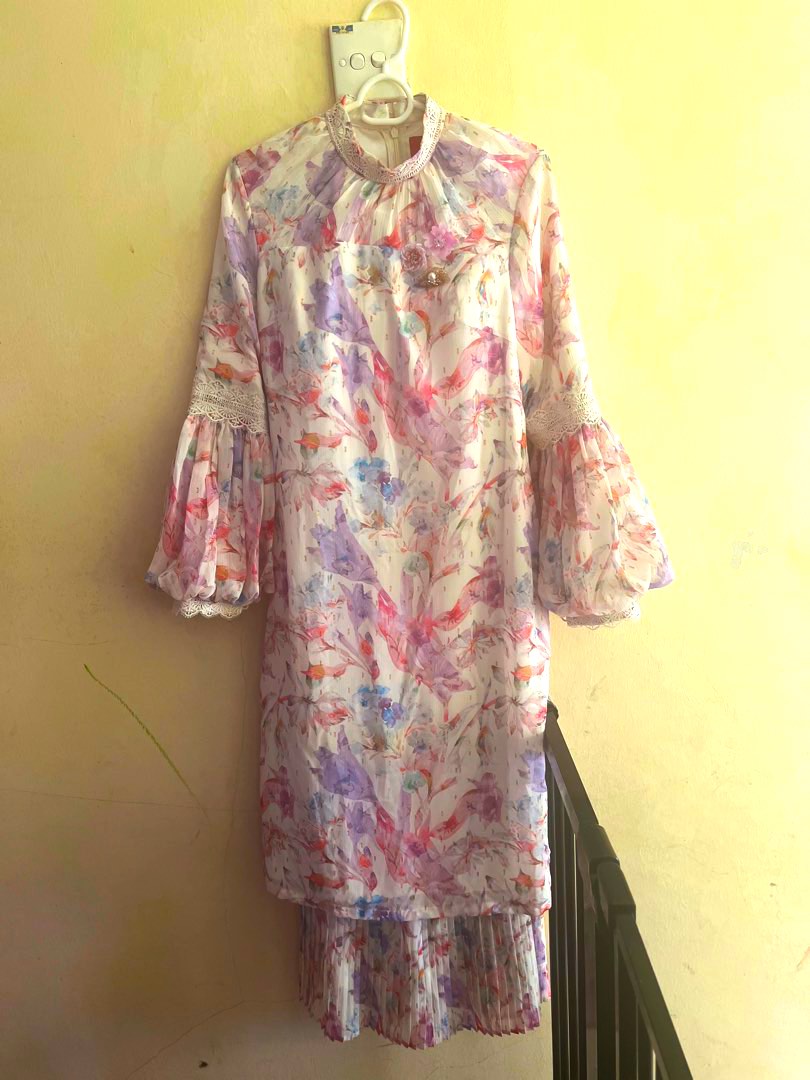 Innai Red Tasha Raya 2025, Women's Fashion, Muslimah Fashion, Baju ...