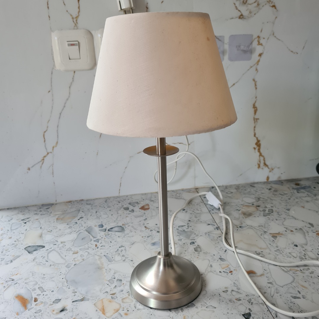 Lampu meja Ace Hardware minus kap lampu retak, Perabotan Rumah di Carousell