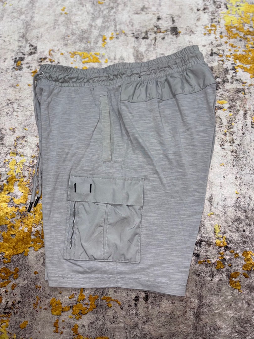 Nike cargo, Fesyen Pria, Pakaian , Bawahan di Carousell