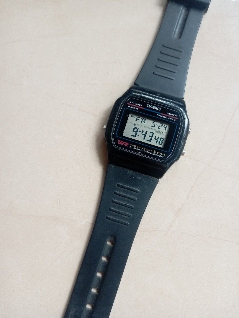 Vintage 1980's Casio W47 Digital Watch, Fesyen Pria, Jam Tangan di ...
