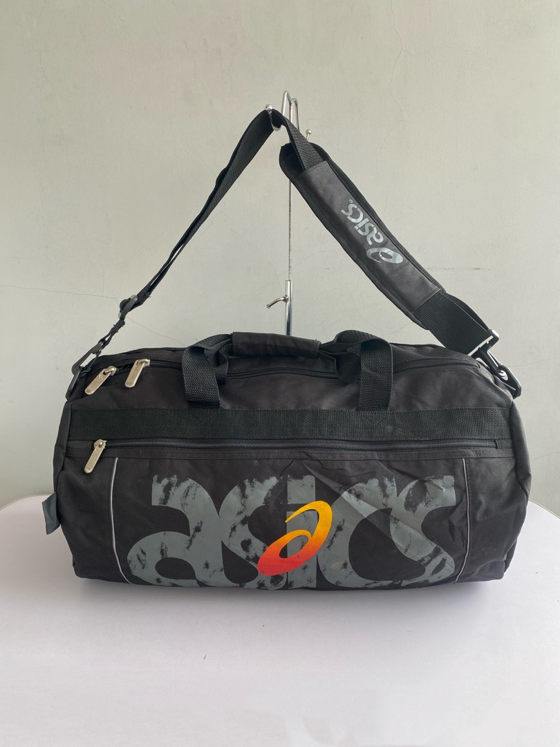 Asics duffel bag, Fesyen Pria, Tas & Dompet , Tas Selempang di Carousell