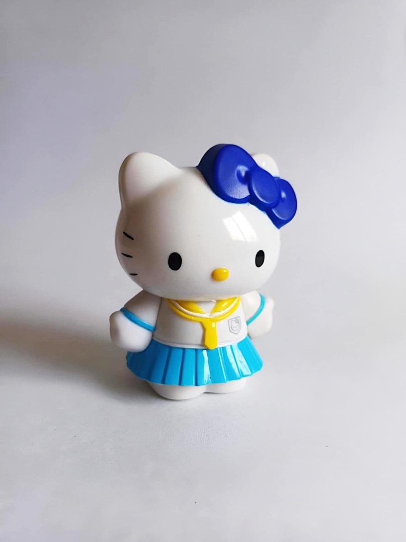 Assorted Hello Kitty On Stage 7-Eleven exclusive Series (with box ...