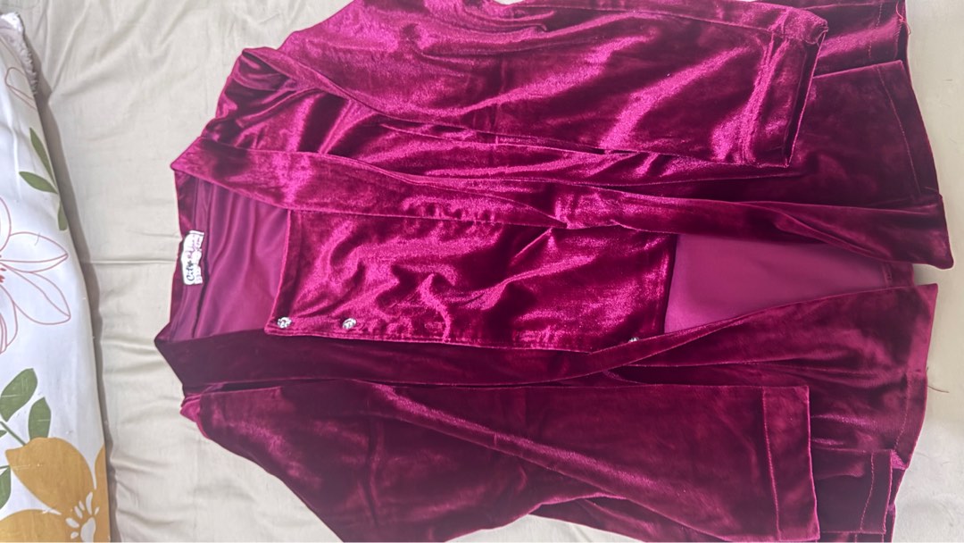 FREE KEBAYA VELVET BELUDRU PEMBELIAN 50K, Fesyen Wanita, Pakaian Wanita ...