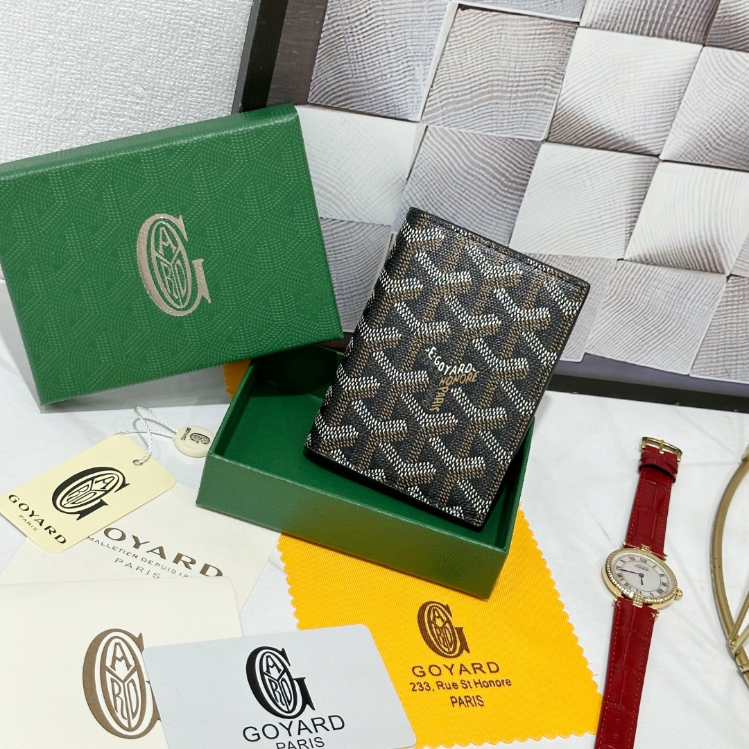 Goya Saint-Marc Card Holder, Men's Fashion, Watches & Accessories ...