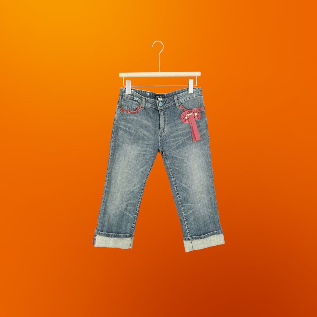 LAVINS 台灣製 藍色 牛仔 拼接緞帶小花 七分褲 長褲 ﹝凡賽蘇﹞VC529, 她的時尚, 褲＆裙, 牛仔褲、緊身褲在旋轉拍賣