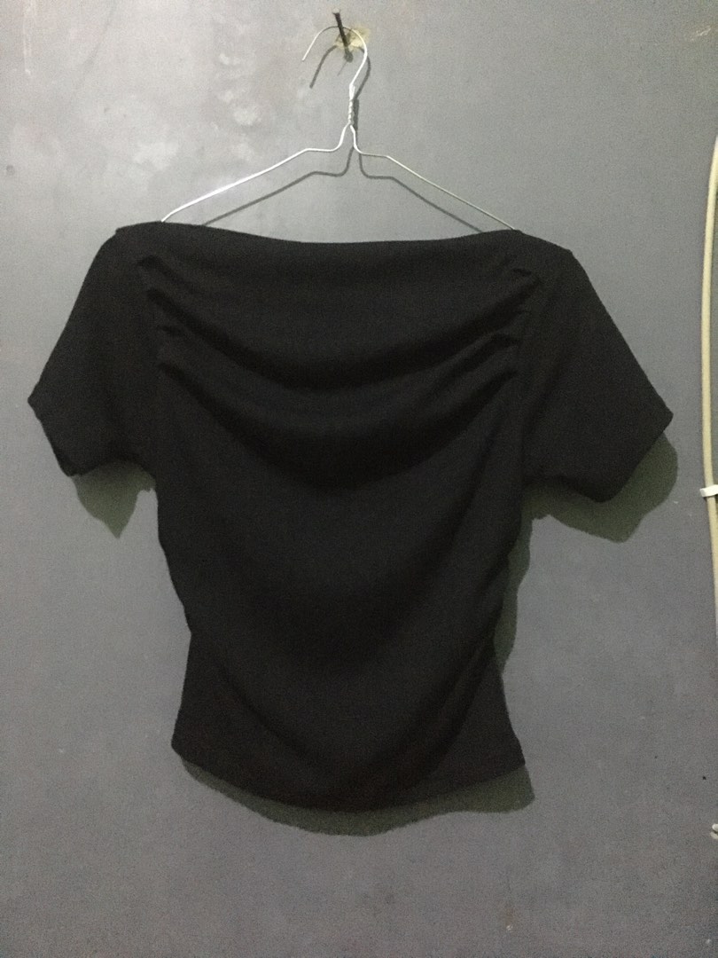 Orlo September Top, Fesyen Wanita, Pakaian Wanita, Atasan di Carousell