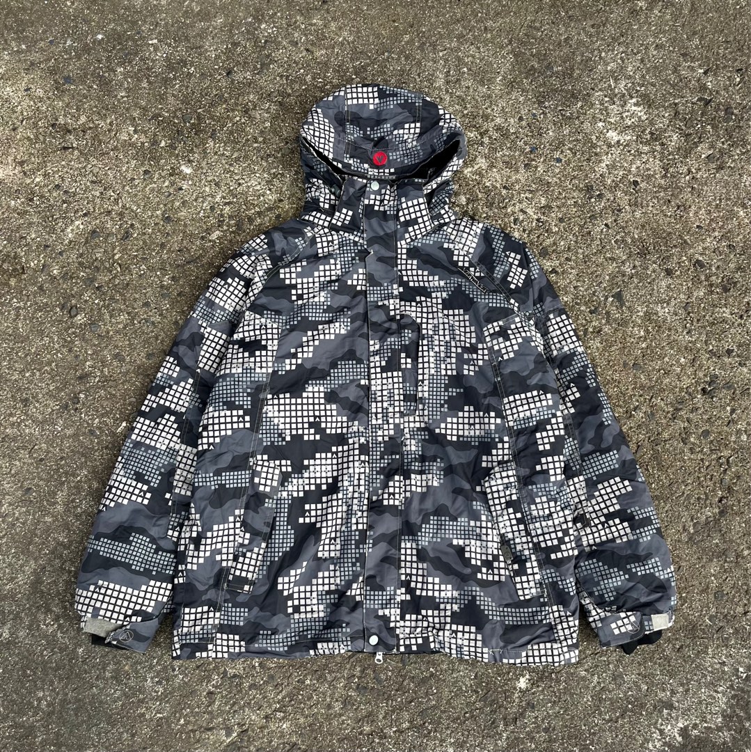 Vintage Airwalk Puffer Camo Jacket Polar inner, Fesyen Pria, Pakaian ...