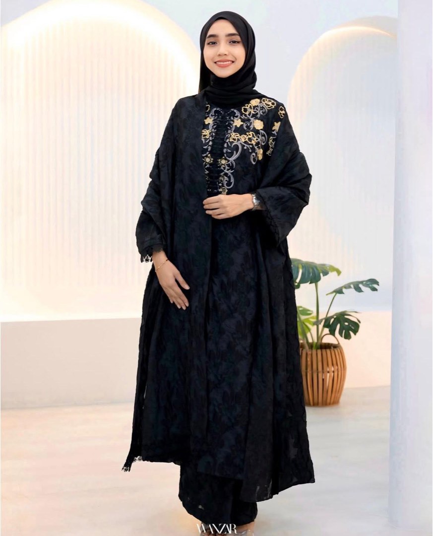 Wanzar Set Davina, Women's Fashion, Dresses & Sets, Dresses on Carousell