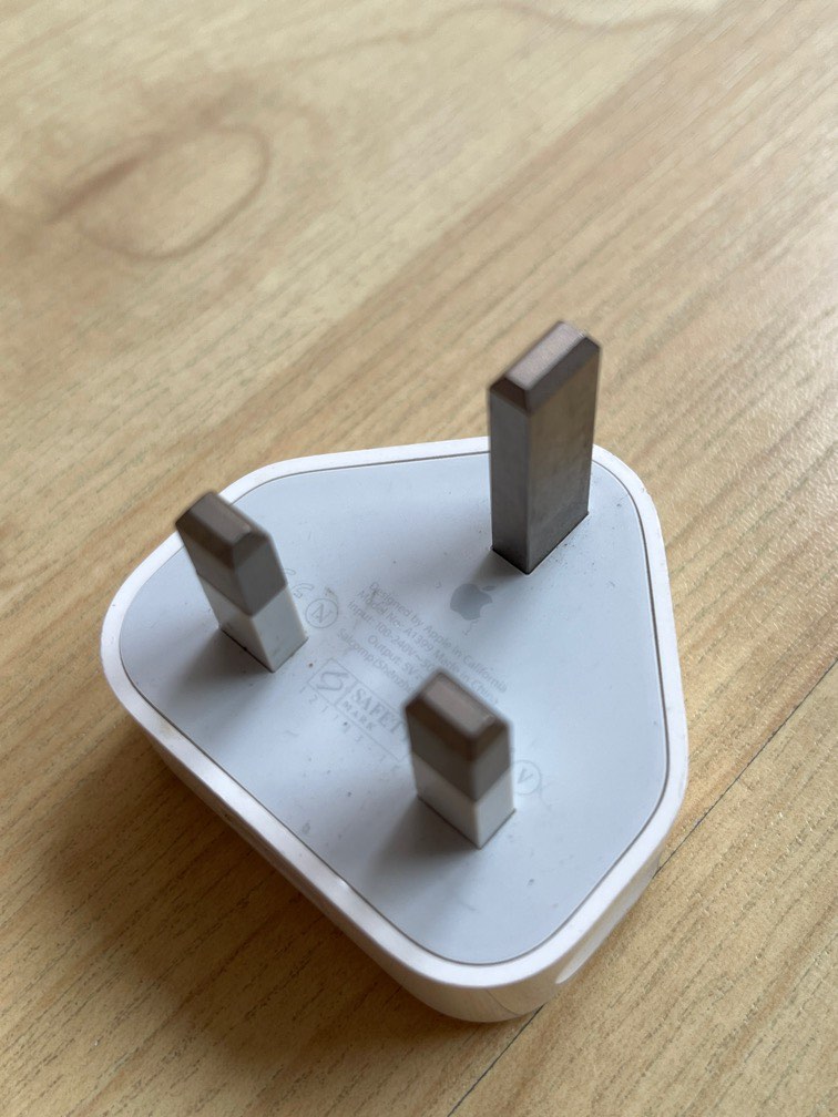 Apple USB 插頭, 電腦＆科技, 電腦周邊及配件, 電腦線、轉接線及轉換器 - Carousell
