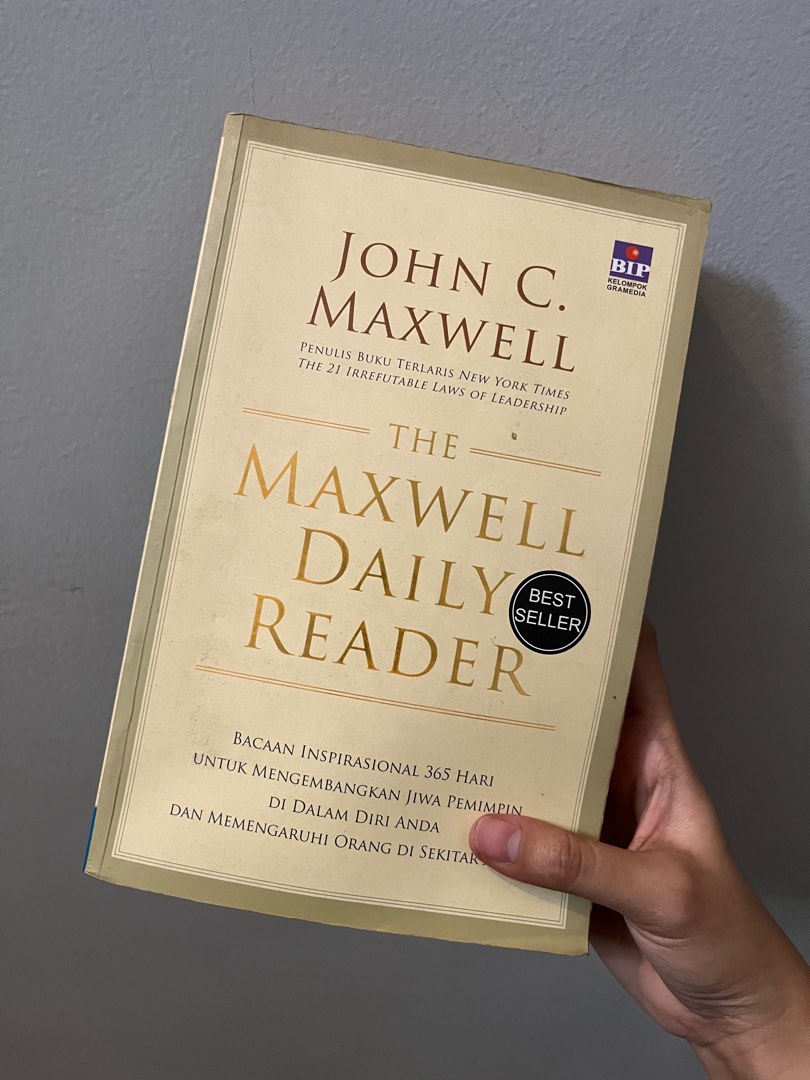 Buku The Maxwell Daily Reader, Buku & Alat Tulis, Buku di Carousell