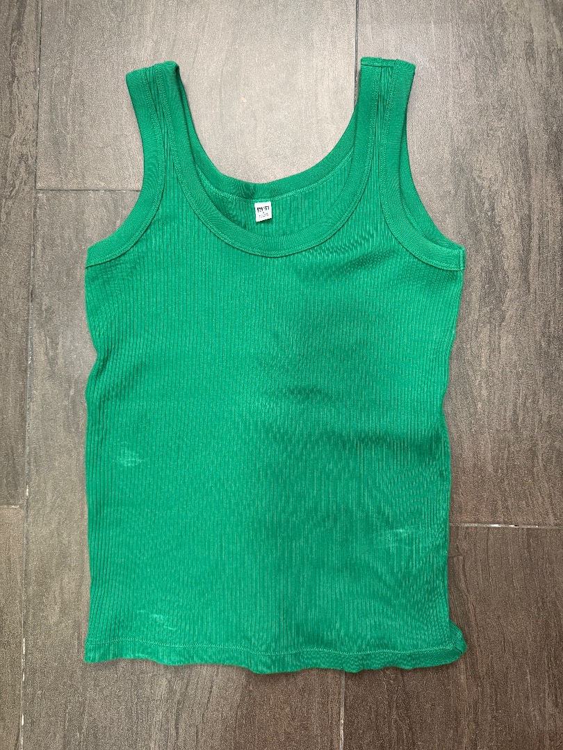 Uniqlo Emerald Green Ribbed Tank, Women's Fashion, Tops, Others Tops on ...