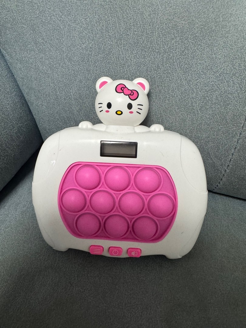 Hello Kitty Fast Push Game Console速推遊戲機, 興趣及遊戲, 玩具 & 遊戲類 - Carousell