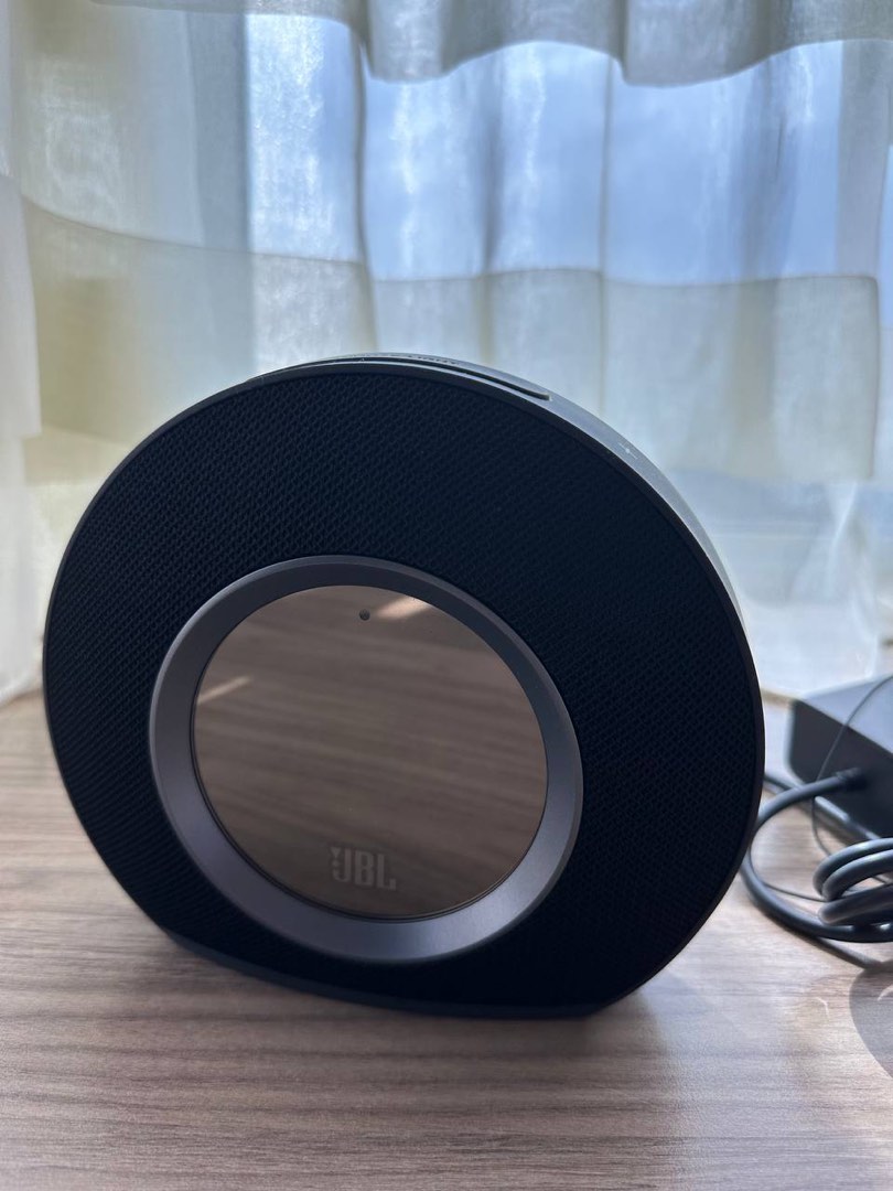 JBL Horizon Clock Radio, Garage Sale on Carousell