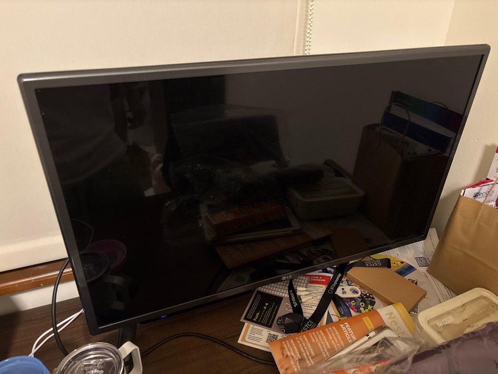 LG Smart TV 28 Inch, TV & Home Appliances, TV & Entertainment, TV on Carousell