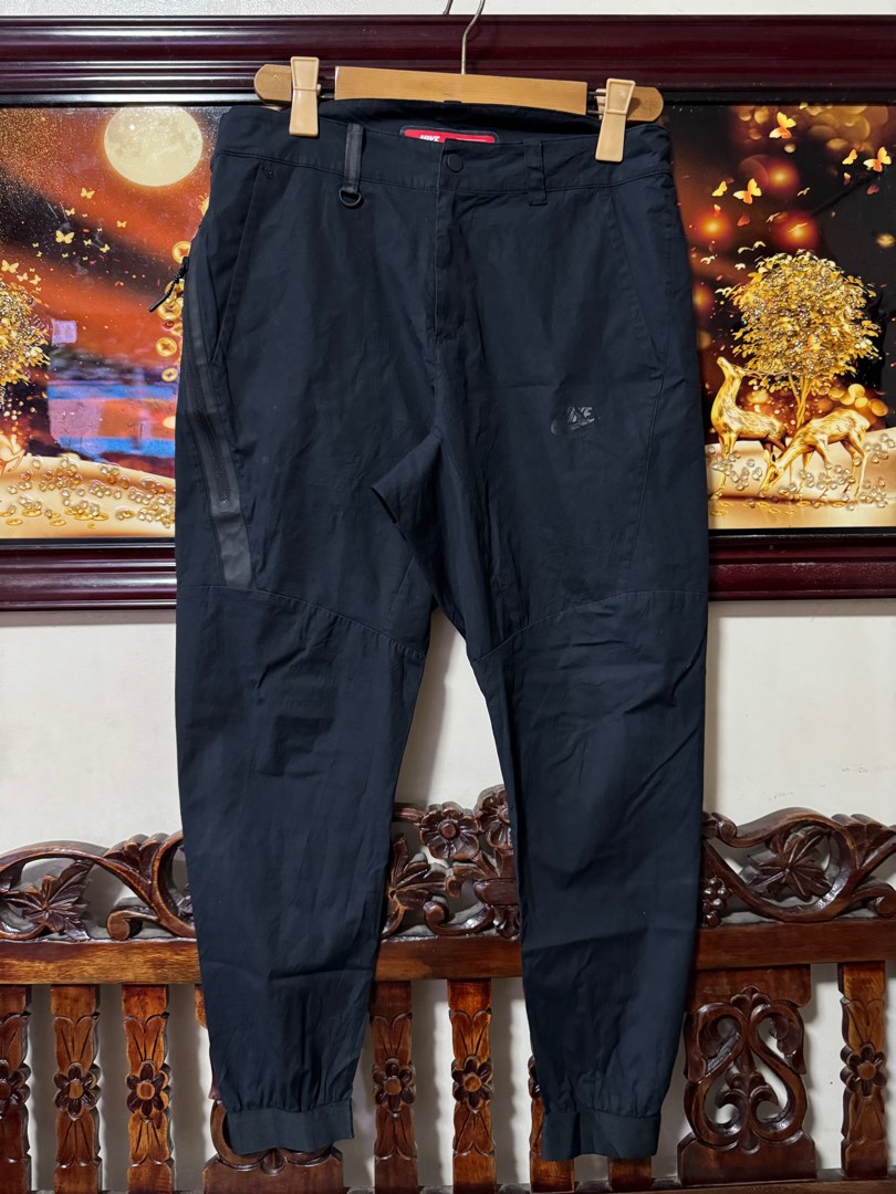 NIKE WOVEN TECH FLEECE, Men's Fashion, Bottoms, Joggers on Carousell