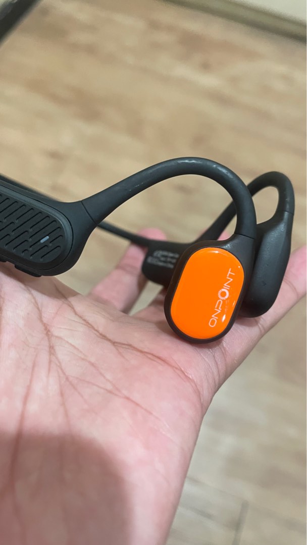 ONPOINT IRON Open Ear Bone Conduction Headphone, Elektronik, Audio di ...