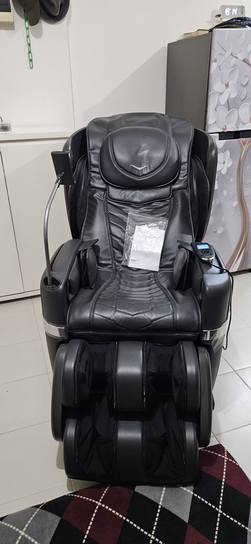 Osim Udivine V2 Massage Chair, Health & Nutrition, Massage Devices on ...